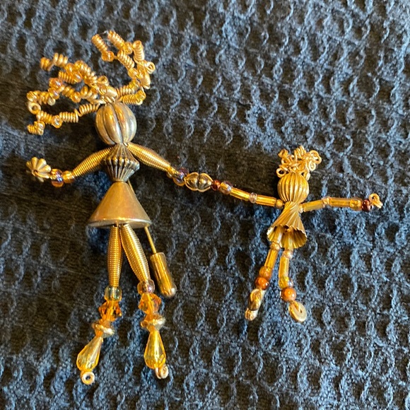 Jewelry | Motherdaughter Brooch Gold With Some Beading Pin On Each Side ...